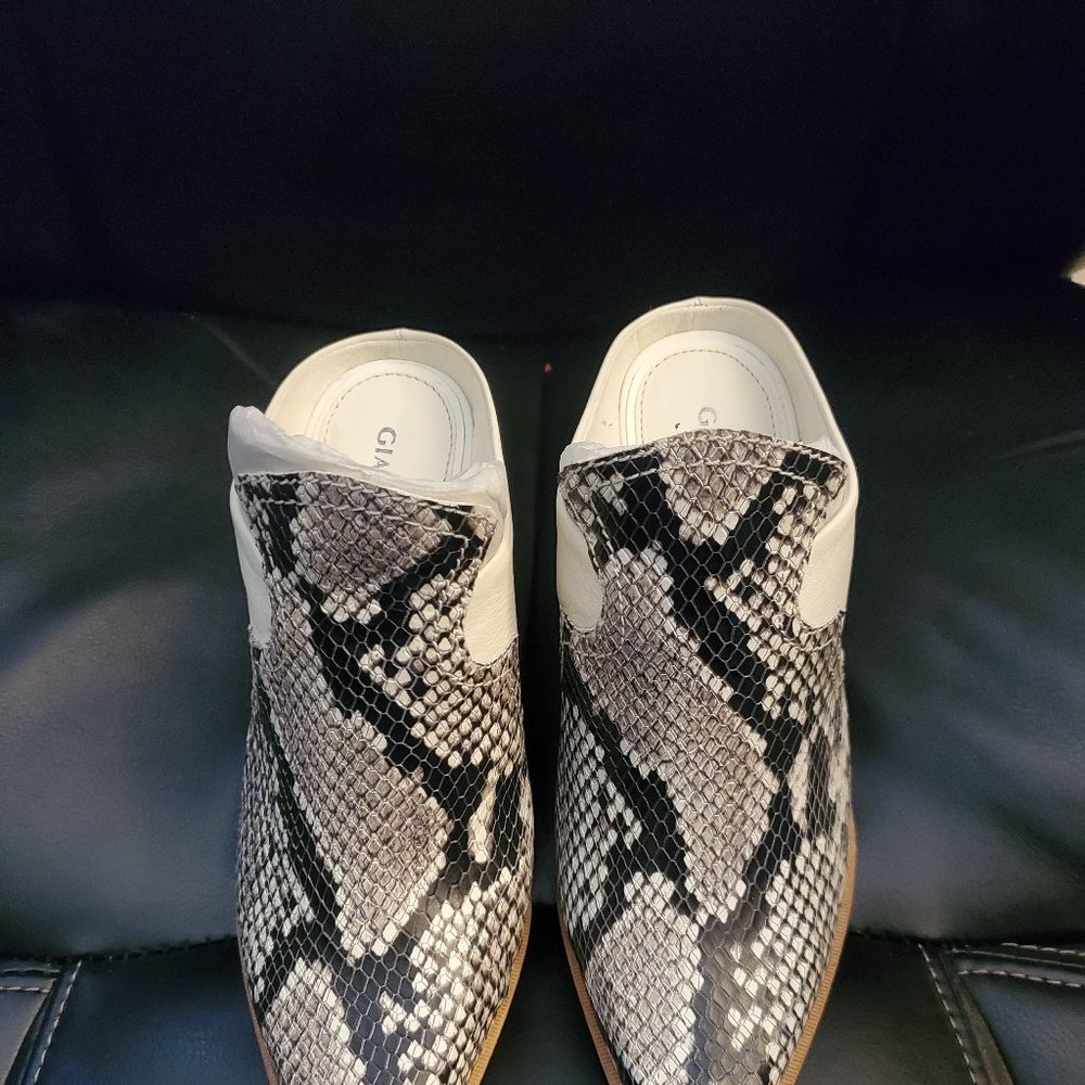 Snake & White Mule - Gem